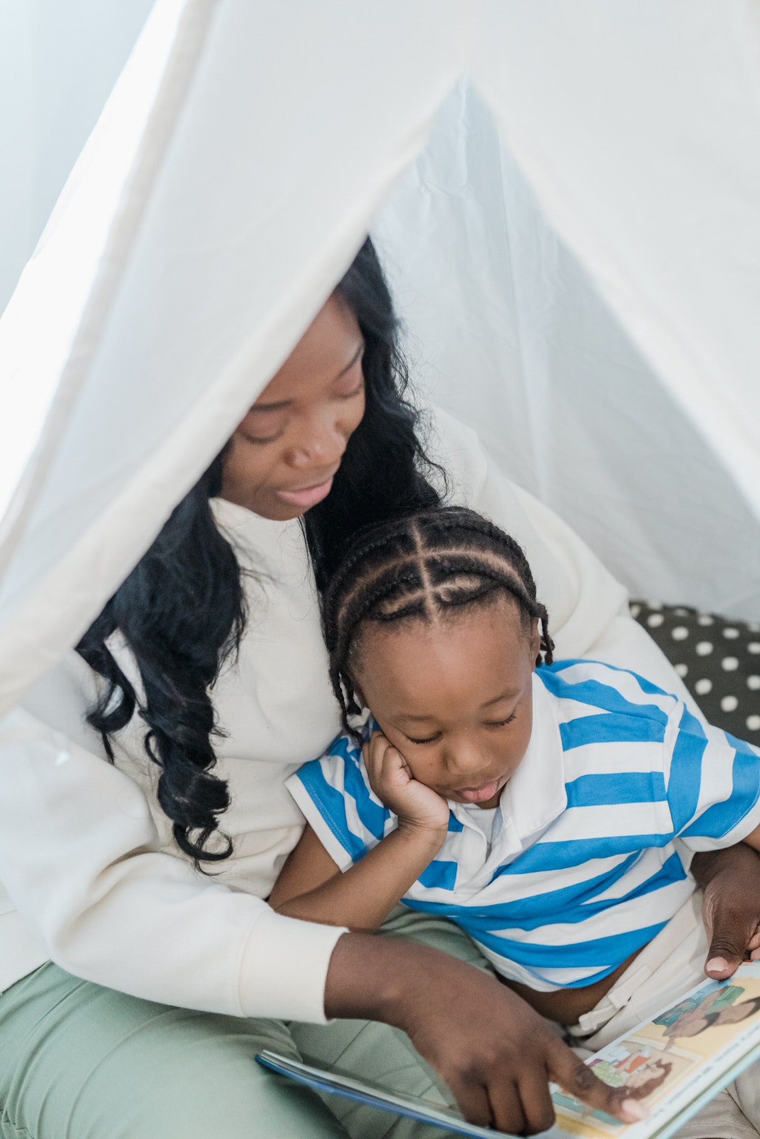 How to turn your child into a bookworm this summer – Family Friendly ...